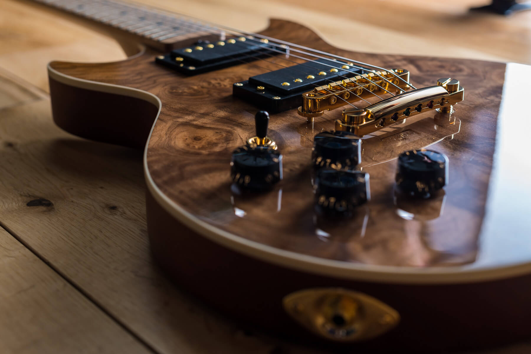 GS Deluxe - Gordon Smith Guitars