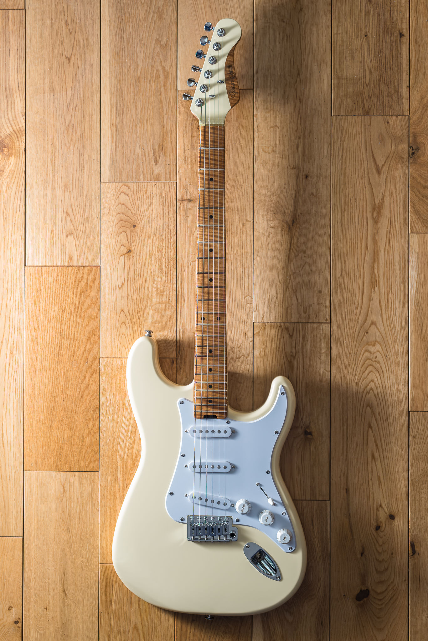 Classic S, Bude Cream, #22704 - Gordon Smith Guitars
