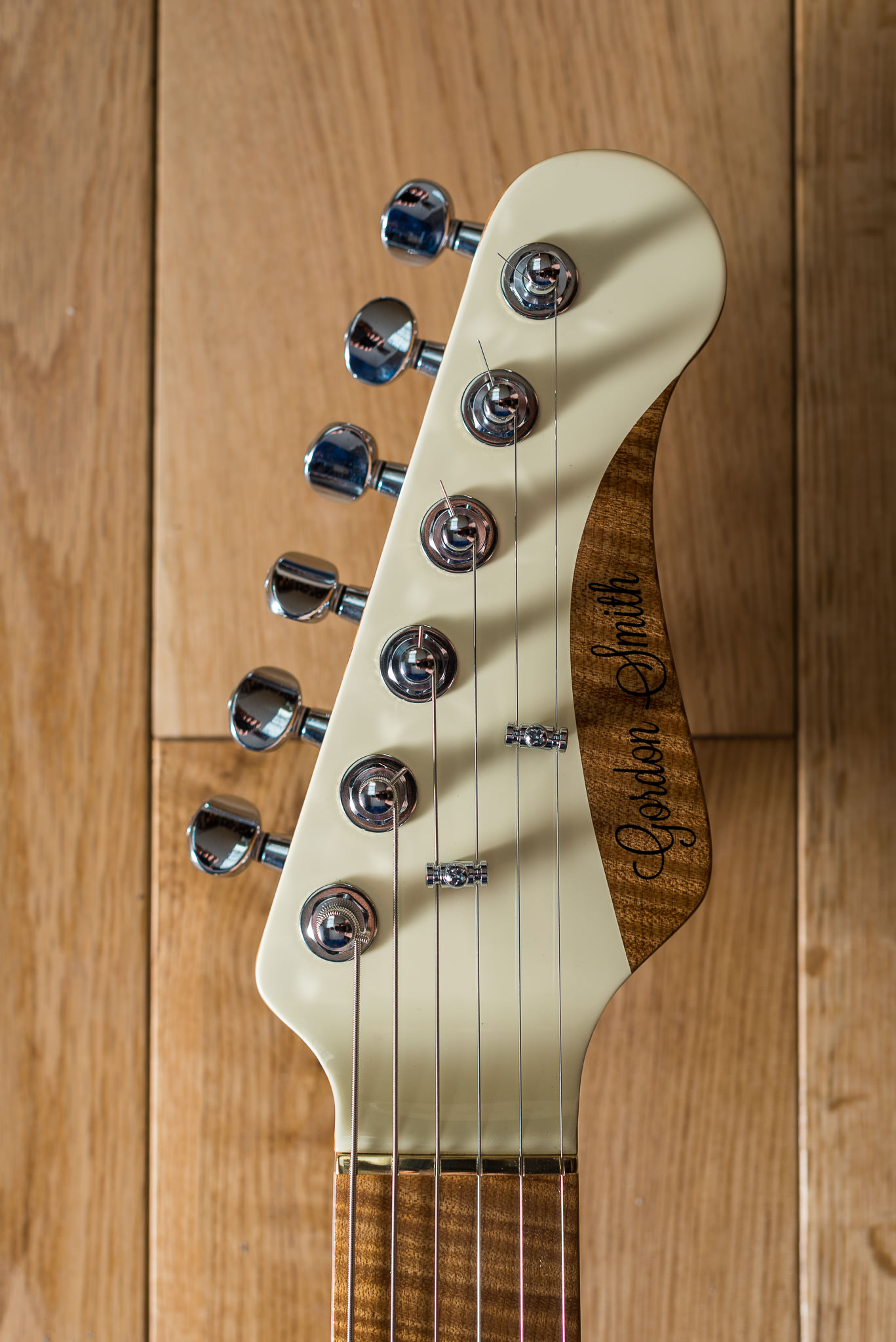 Classic S, Bude Cream, #22704 - Gordon Smith Guitars